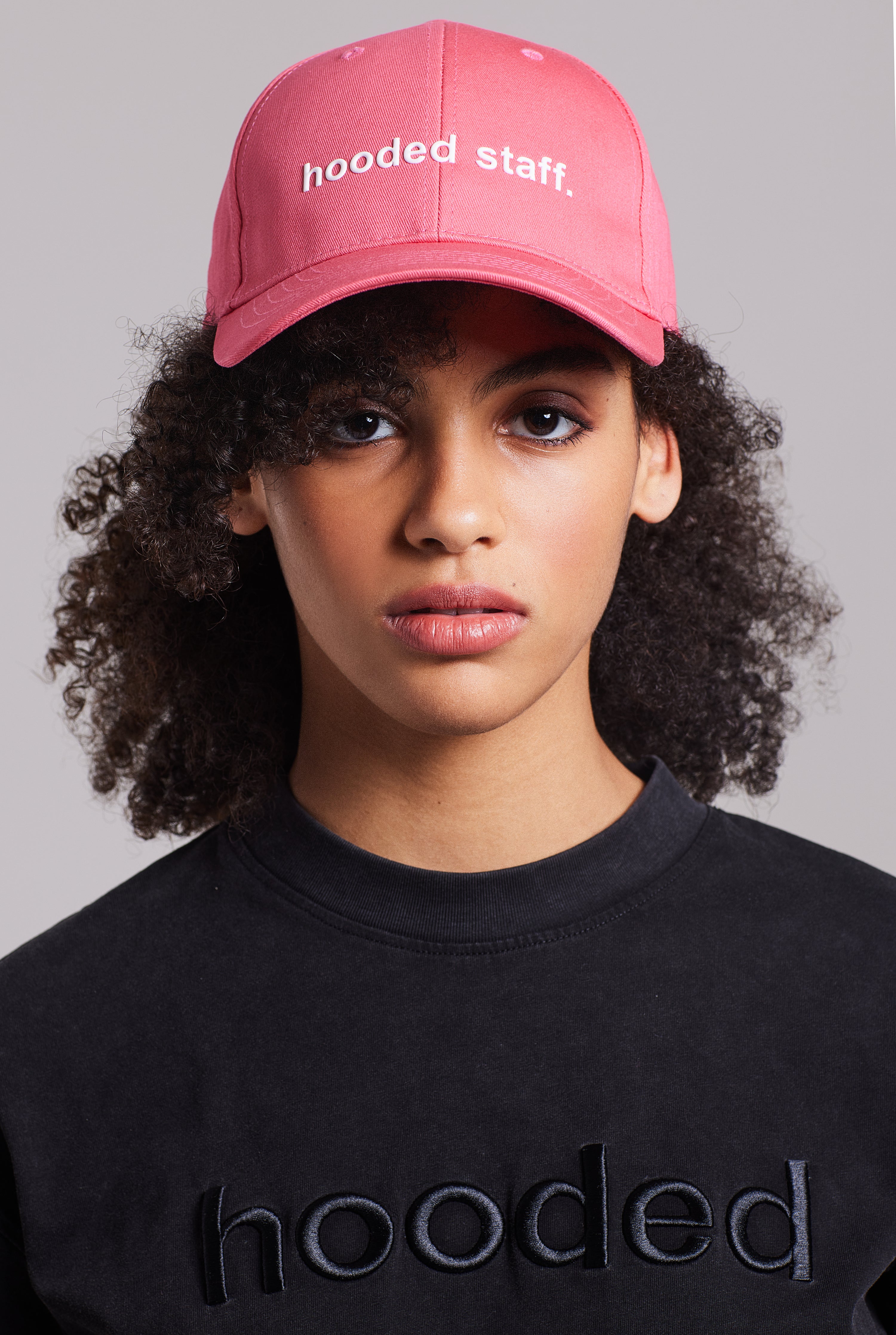 LOGO CAP BUBBLE GUM – hooded staff.