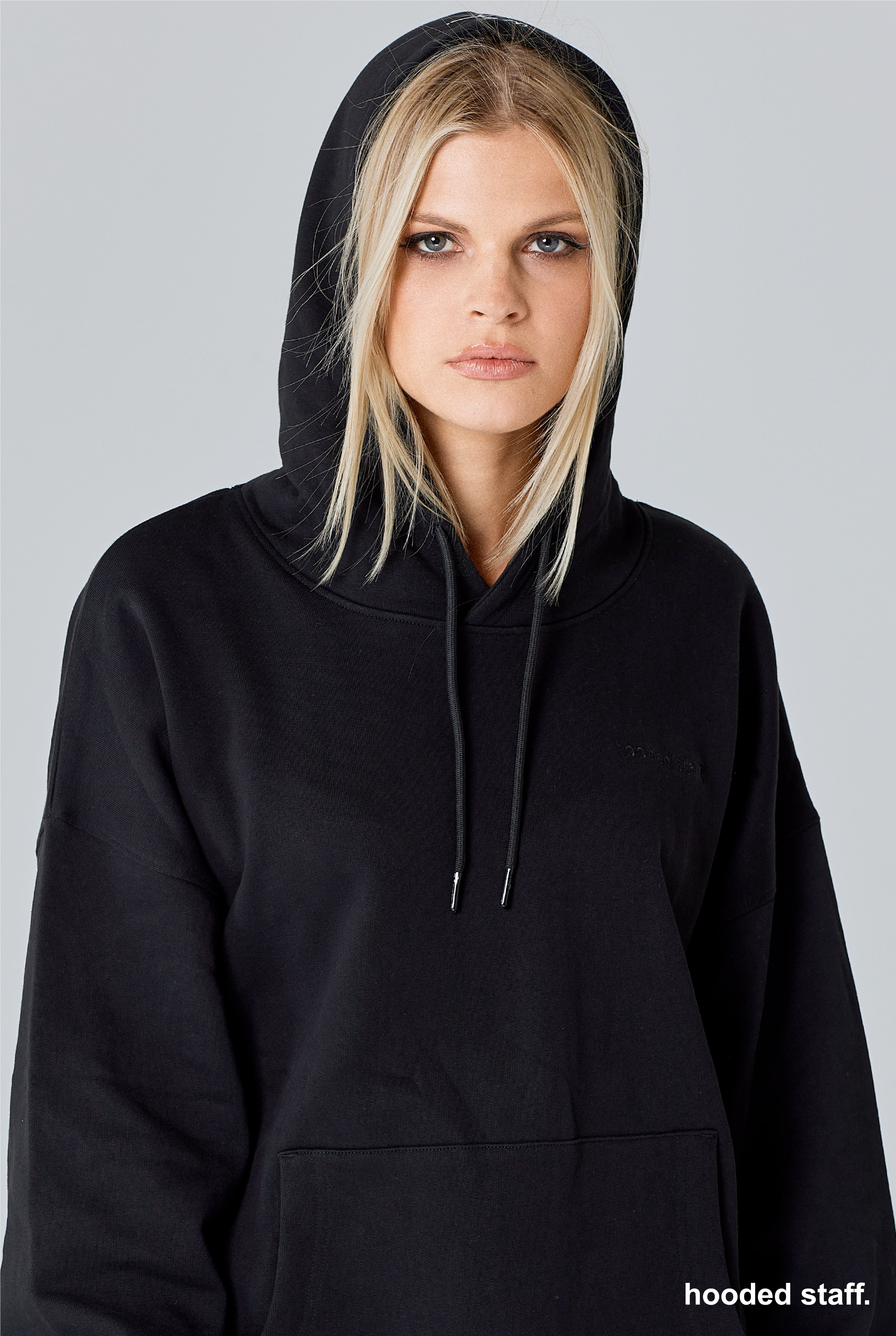 BASE HOODIE PITCH BLACK – hooded staff.