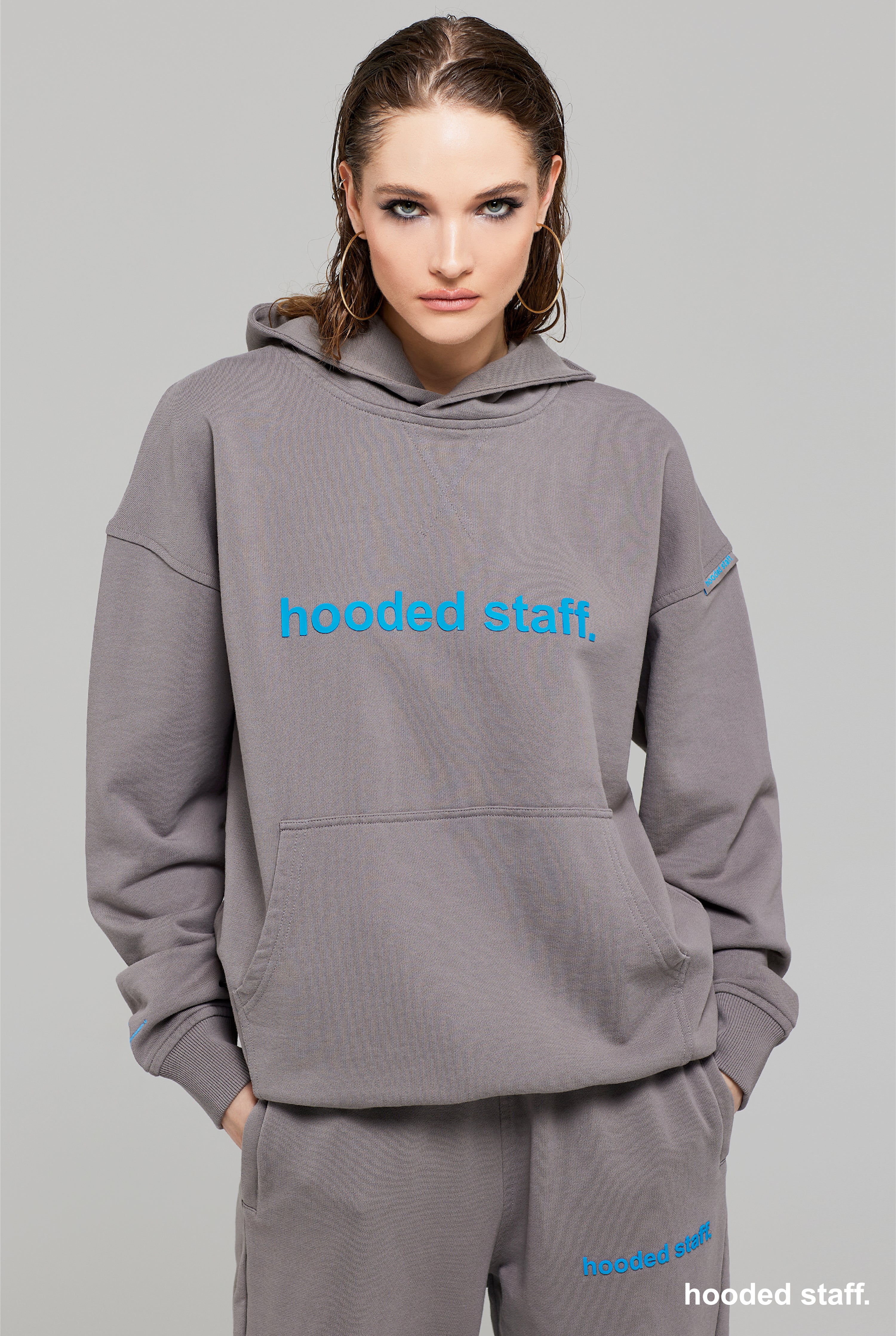 CORE HOODIE STONE – hooded staff.