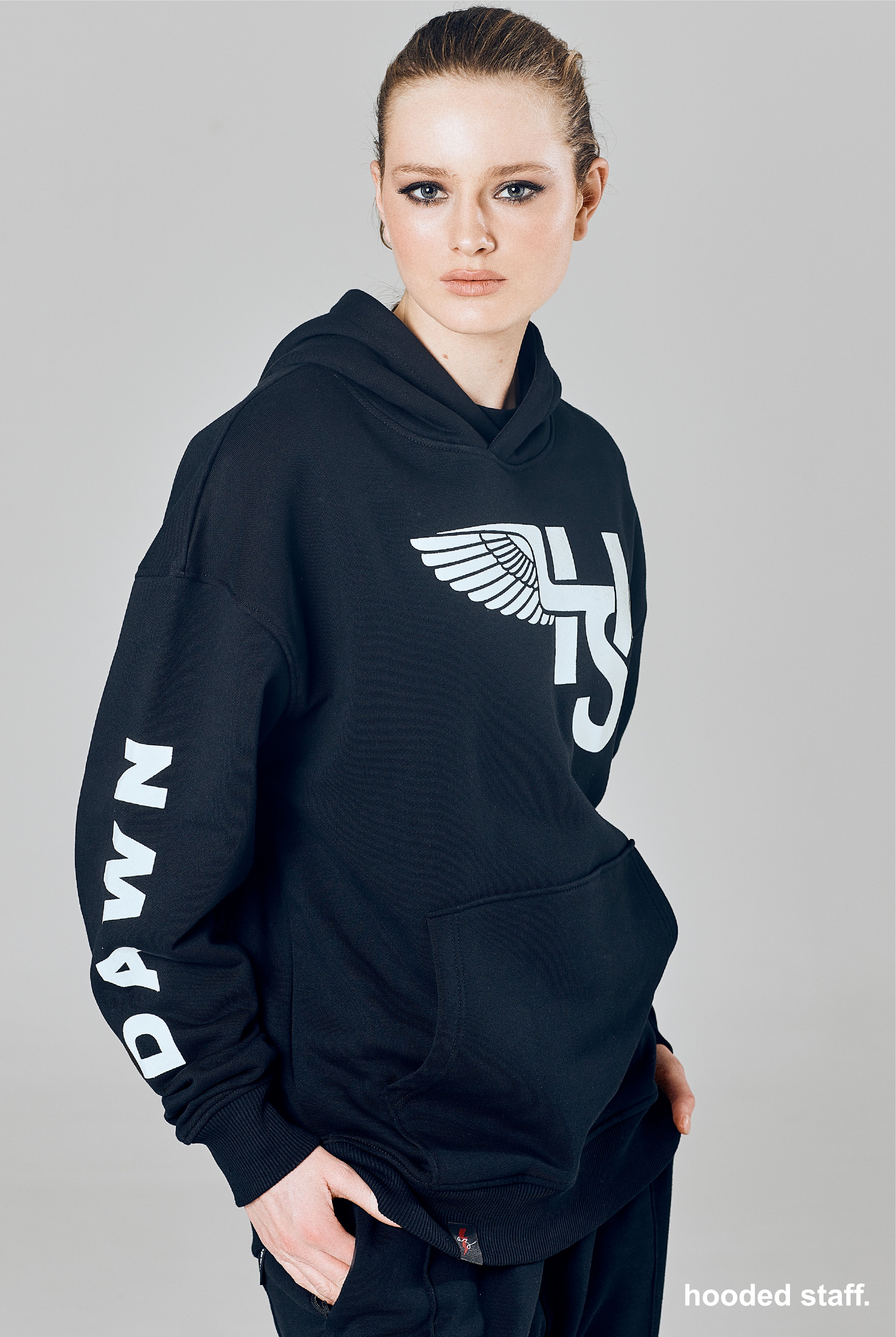 WING HOODIE MIDNIGHT – hooded staff.